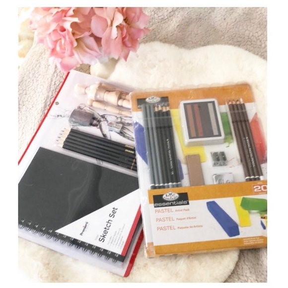 Artist Bundle | Art | Nwt Set Of 2 Art Bundle Sketch Set Pastel Artists ...
